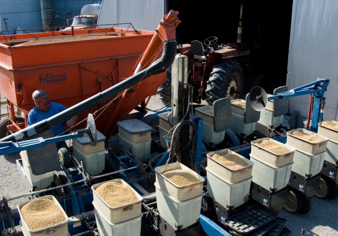 Agronomy: PODCAST: Benefits & Risks of Early Planting - Field Advisor