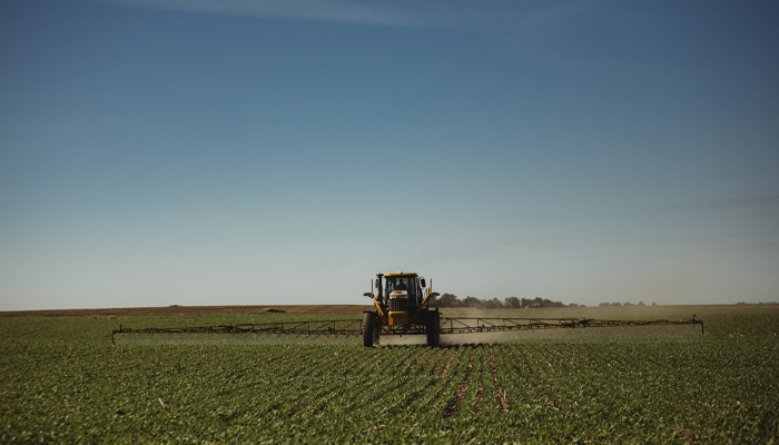 The Challenge: Winning Against Weeds - Field Advisor